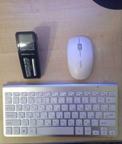 Комплект клавиатуры и мыши (+зарядное устройство)