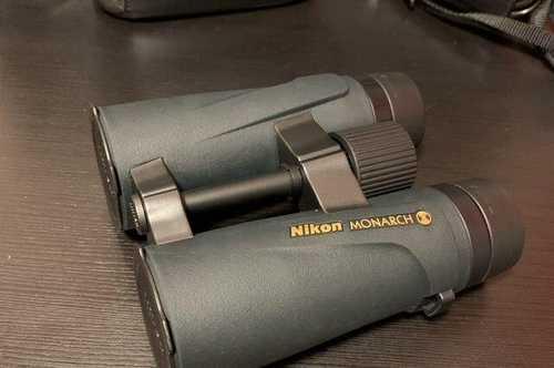 Бинокль Nikon Monarch X 10,5x45