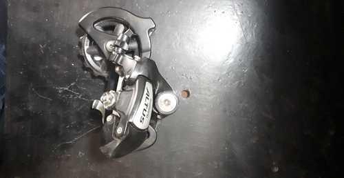 Задний переключатель Shimano Altus