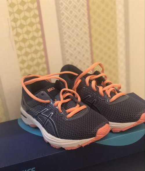 Кроссовки новые asics на 32,5