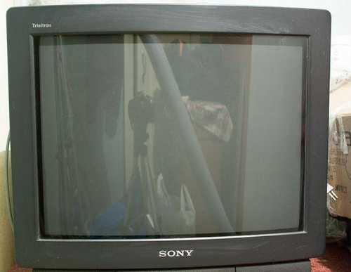 Телевизор "Sony Trinitron"