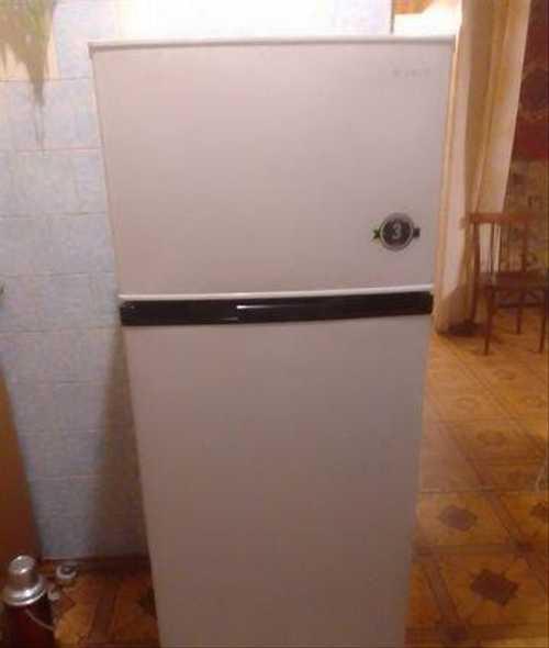 Продам холодильник dexp 55х143х55 166л/41л