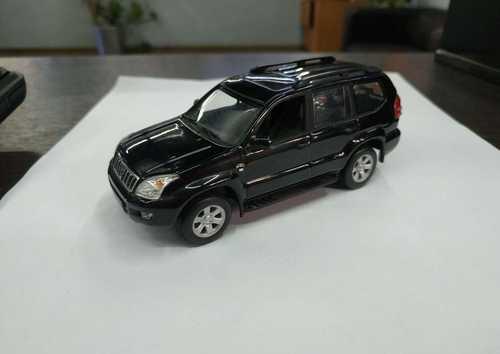 Toyota Land Cruiser 120 Minichamps/ Rav 4 minicham