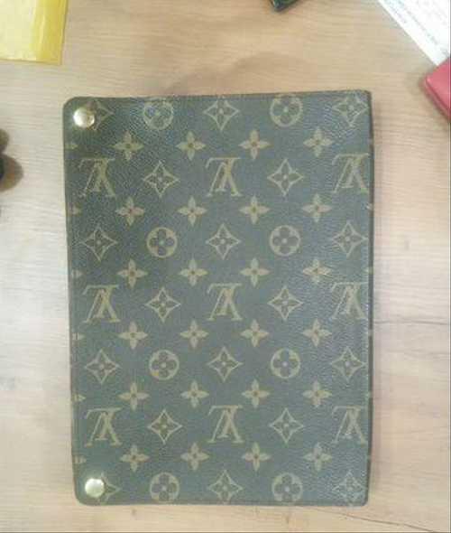 Чехол для планшета Apple от Louis Vuitton