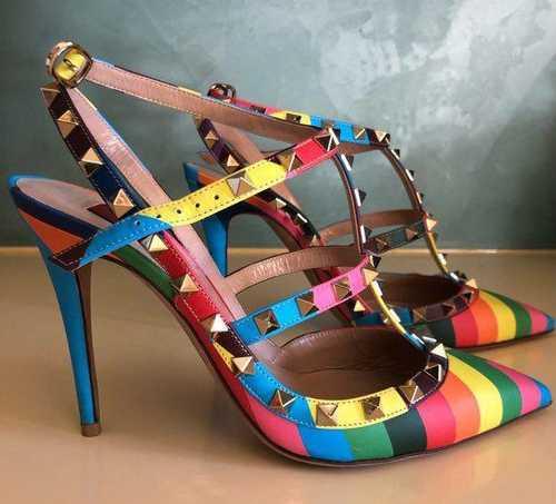 Valentino Garavani Rockstud Rainbow новые, 38р