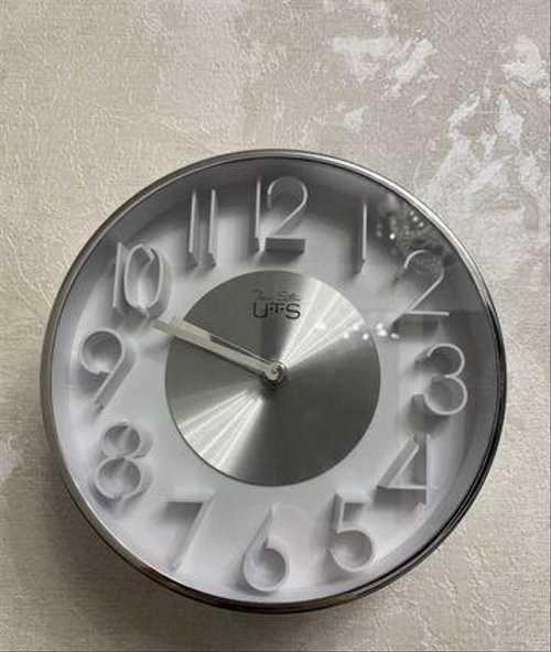 Часы настенные Tomas Stern