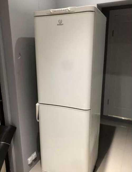 Холодильник indesit