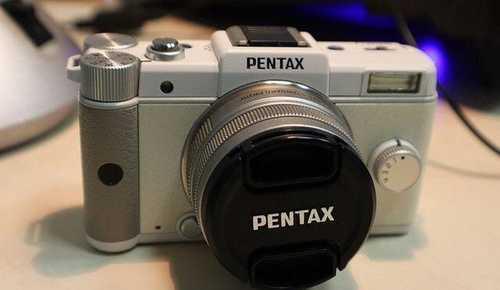 Pentax Q фотоаппарат 2 штуки+ объективы, вспышка