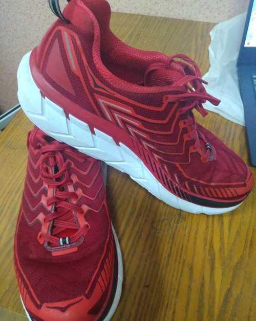 Кроссовки hoka