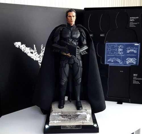 Продам Hot Toys Batman DX12