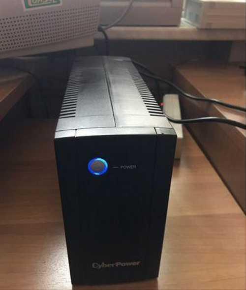 Ибп CyberPower UT1050E