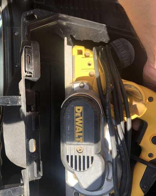 Электрорубанок dewalt D26500K