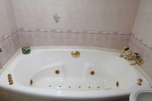 Акриловая ванна с джакузи