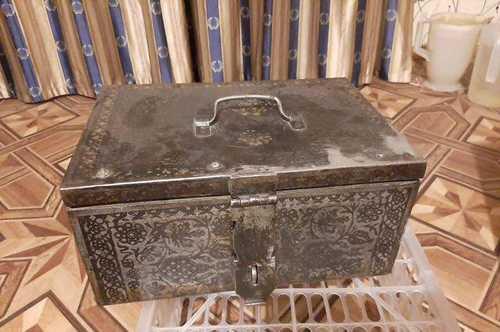 Сейф-сундучок