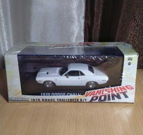 Модель автомобиля Dodge Challenger 1:43