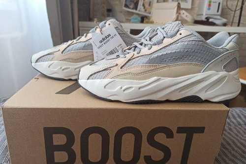 Adidas Yeezy boost 700v2 Cream 12US