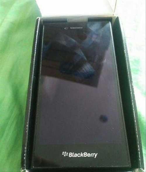 Телефон BlackBerry Leap