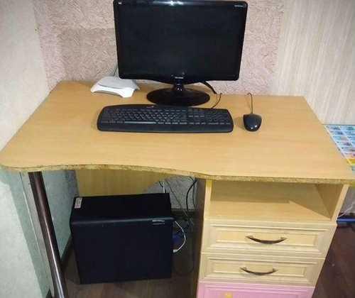 Компьютера,Компьютерный стол