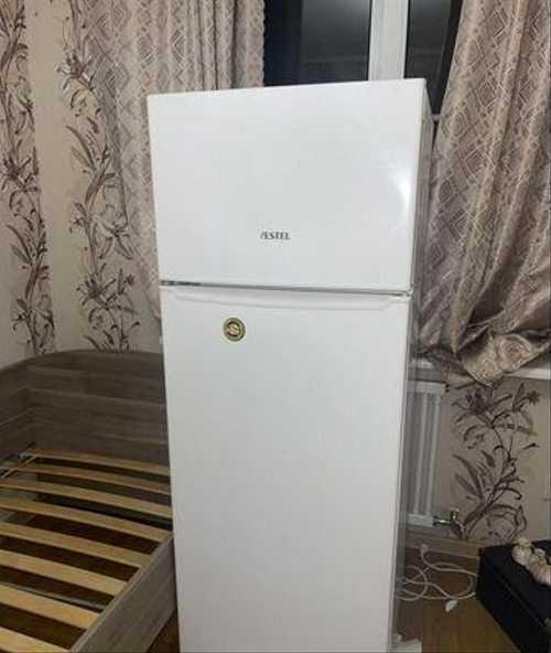 Двухкамерный холодильник Vestel 260