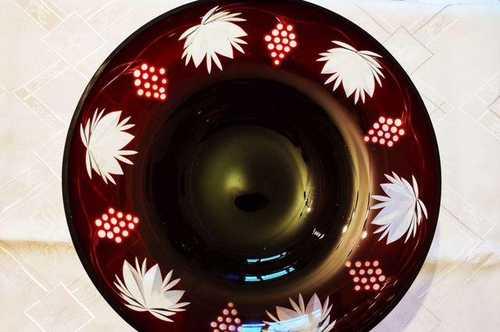 Ваза для фруктов из рубинового стекла. Винтаж