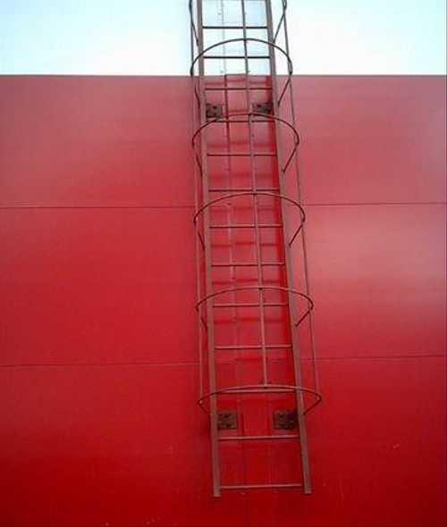 Пожарная лестница п1. Вертикальная пожарная лестница п1. Монтаж пожарной лестницы.