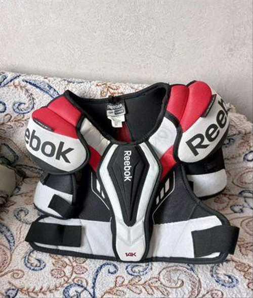 Нагрудник хоккейный reebok