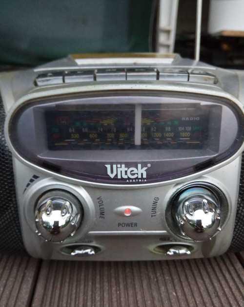 Vitek VT-3223 - кассетная, тюнер, FM, укв, AM, дис