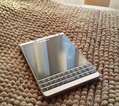 Blackberry passport silver edition