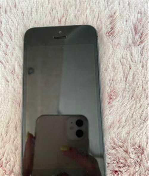 Телефон iPhone 5