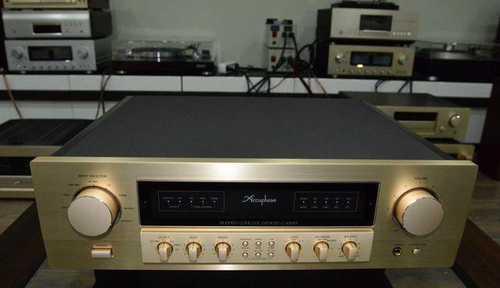 Accuphase C-2000