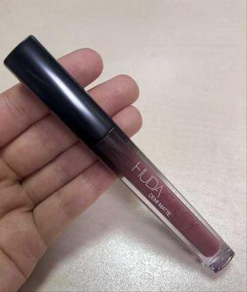 Помада Huda Beauty Demi Matte Sheikha