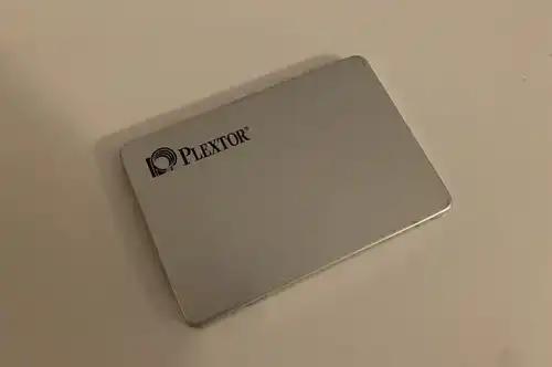 SSD накопитель Plextor на 256 гигабайт