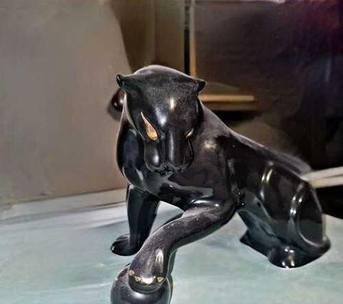 Статуэтка чёрная пантера