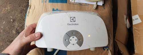 Водонагреватель проточный electrolux