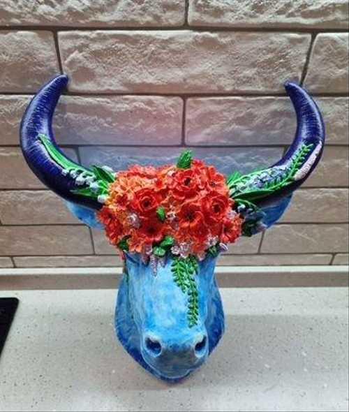 Голова быка/коровы с цветами