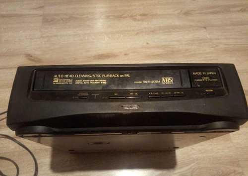 Видеоплеер akai VS-R120EM с касетами VHS