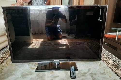 Телевизор LED 46" (116 см) Samsung UE46D6100SW