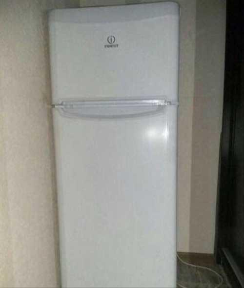 Холодильник indesit 145см