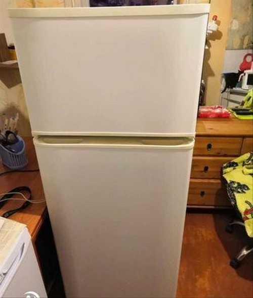 Продам большой холодильник "sanyo SR-EC 24"