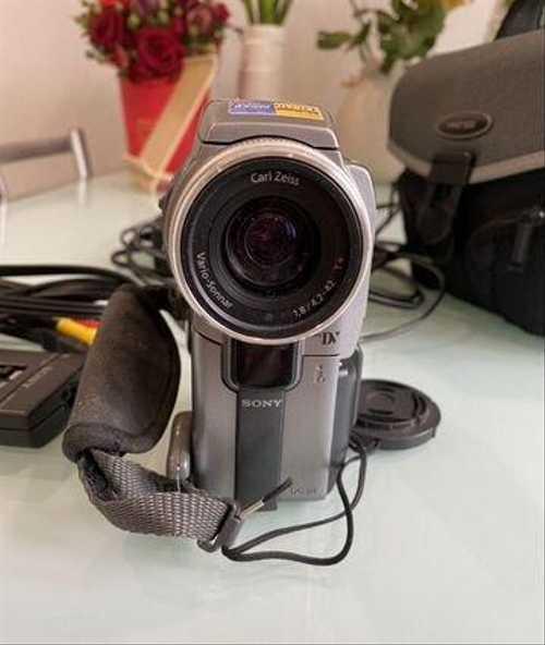 Видеокамера Sony DCR-PC115E