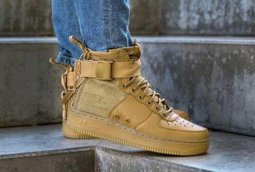 Кроссовки женские Nike SF Air Force 1 Mid GoldFlax