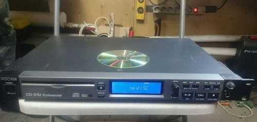 CD плеер tascam CD 01u
