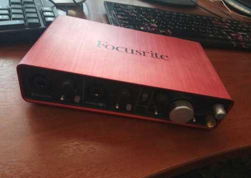 Focusrite scarlett 2i4