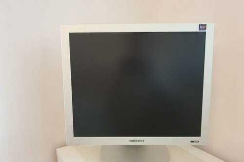 Монитор Samsung SyncMaster 173p 17"