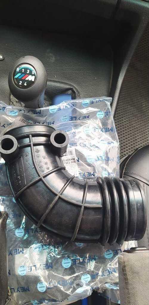 Патрубок воздухозаборника BMW E34 2.5 (M50B25)