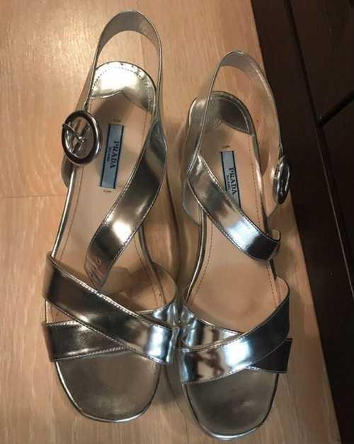 Босоножки Prada