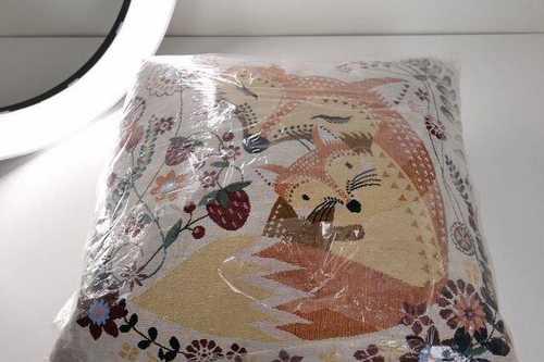 Декоративная подушка с лисой