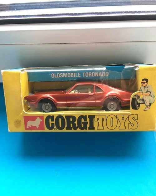 Corgi toys 276 Oldsmobile Toronado