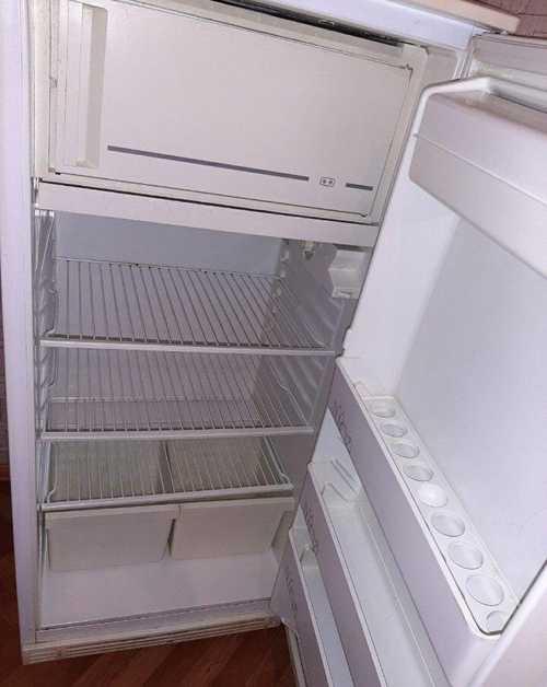 Холодильник Атлант с железными полками