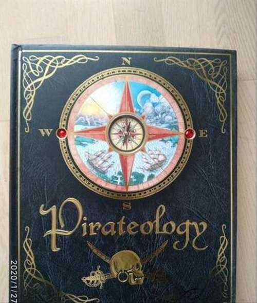 Детская книга Пиратология Pirateology